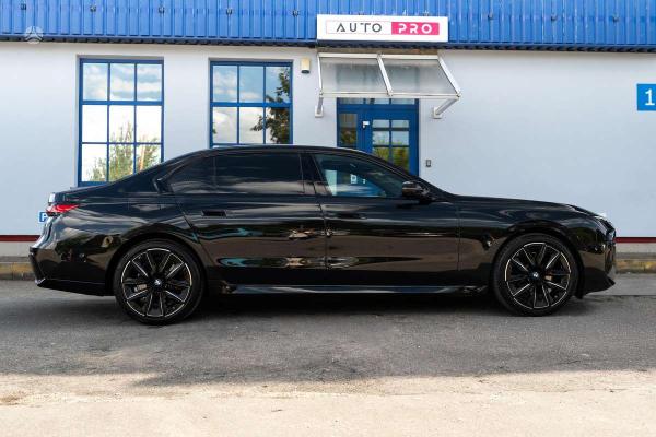 Черный БМВ 740 2026 в Вильнюс, объемом двигателя 2.99 л и пробегом 7 тыс. км за 108000 €, фото 5 на AUTOMOTO.COM.LV