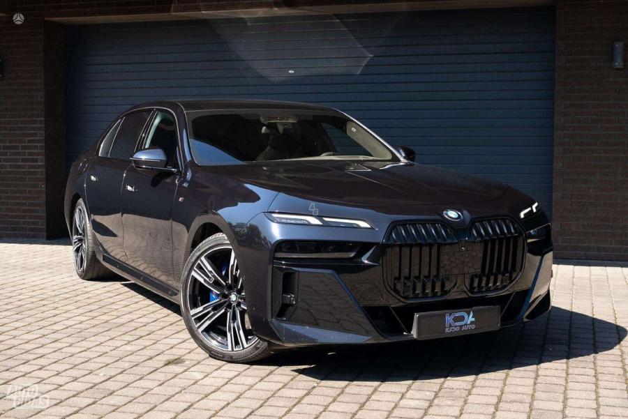 Zils BMW 740 2023 Marijampole, ar dzinēja tilpumu 3.00 L un nobraukumu 107 tūkst. km par 88850 €, foto 2 vietnē AUTOMOTO.COM.LV