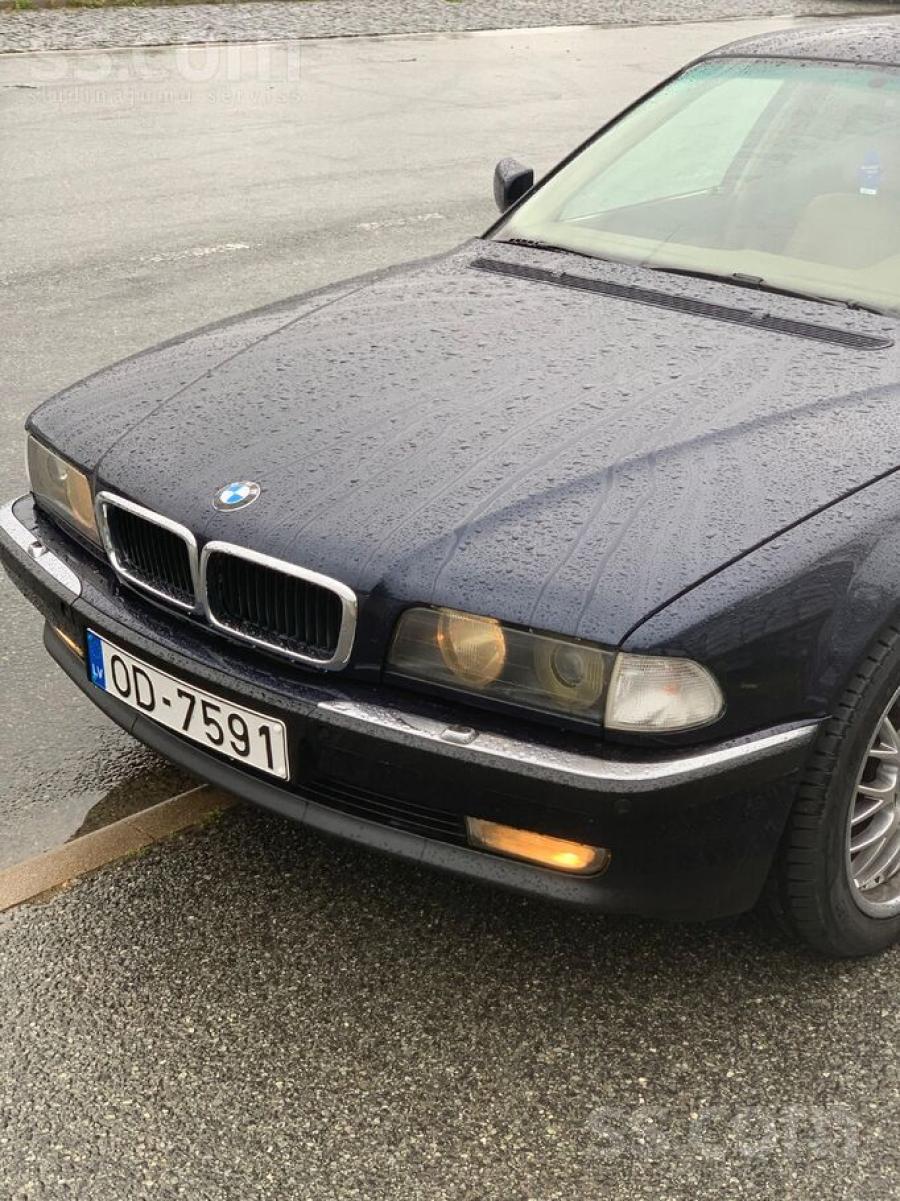 Blue BMW 740 1995 in Riga, with an engine capacity of 4.00 L and mileage of 392 thousand km for 5900 €, photo 4 on AUTOMOTO.COM.LV