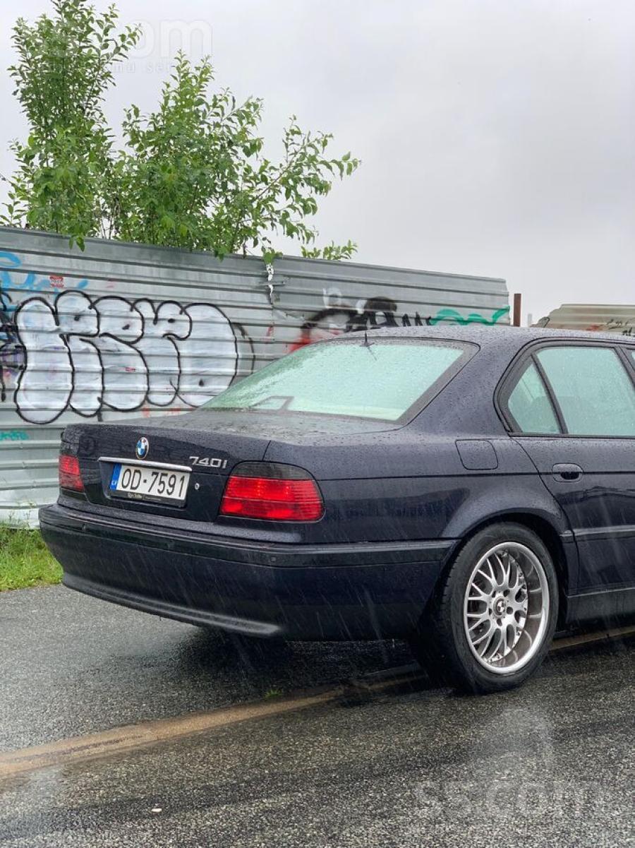 Blue BMW 740 1995 in Riga, with an engine capacity of 4.00 L and mileage of 392 thousand km for 5900 €, photo 5 on AUTOMOTO.COM.LV