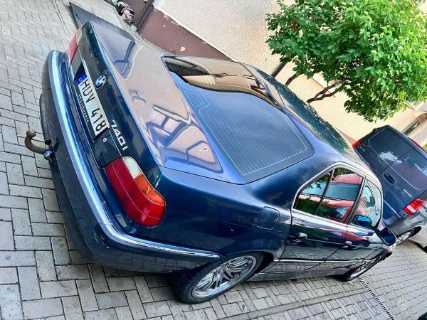 Blue BMW 740 1995 in Jonava, with an engine capacity of 3.98 L and mileage of 240 thousand km for 5000 €, photo 7 on AUTOMOTO.COM.LV