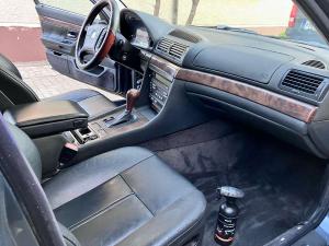 Blue BMW 740 1995 in Jonava, with an engine capacity of 3.98 L and mileage of 240 thousand km for 5000 €, photo 16 on AUTOMOTO.COM.LV