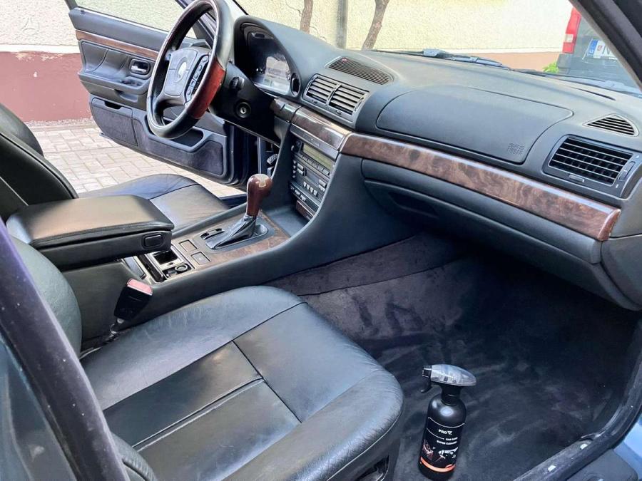 Blue BMW 740 1995 in Jonava, with an engine capacity of 3.98 L and mileage of 240 thousand km for 5000 €, photo 16 on AUTOMOTO.COM.LV