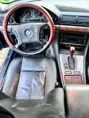 Blue BMW 740 1995 in Jonava, with an engine capacity of 3.98 L and mileage of 240 thousand km for 5000 €, photo 17 on AUTOMOTO.COM.LV
