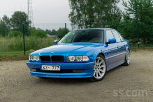 Zils BMW 740 1996 Rīga, ar dzinēja tilpumu 4.40 L un nobraukumu 256 tūkst. km par 15000 €, foto  vietnē AUTOMOTO.COM.LV