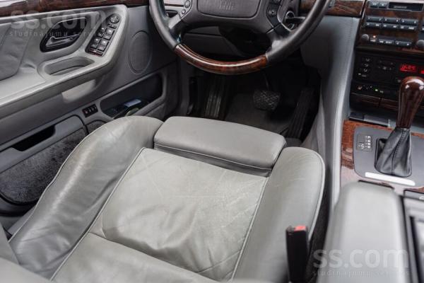 Blue BMW 740 1996 in Riga, with an engine capacity of 4.40 L and mileage of 256 thousand km for 15000 €, photo 10 on AUTOMOTO.COM.LV