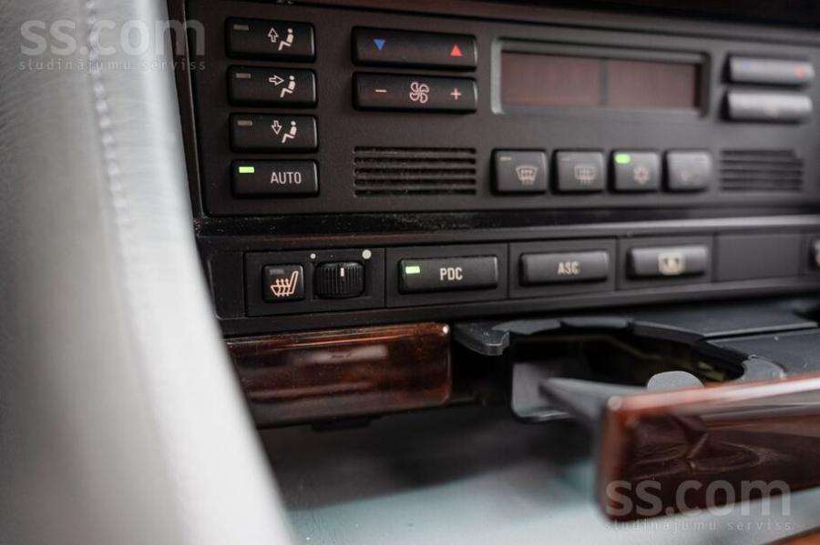 Zils BMW 740 1996 Rīga, ar dzinēja tilpumu 4.40 L un nobraukumu 256 tūkst. km par 15000 €, foto 26 vietnē AUTOMOTO.COM.LV