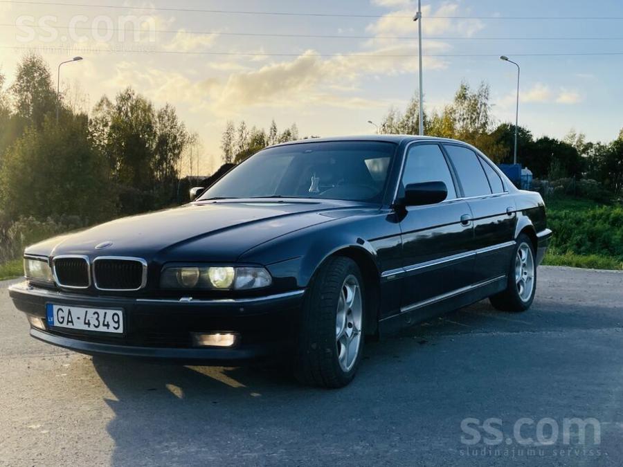 Blue BMW 740 1997 in Limbazi, with an engine capacity of 4.40 L and mileage of 283 thousand km for 6950 €, photo 3 on AUTOMOTO.COM.LV