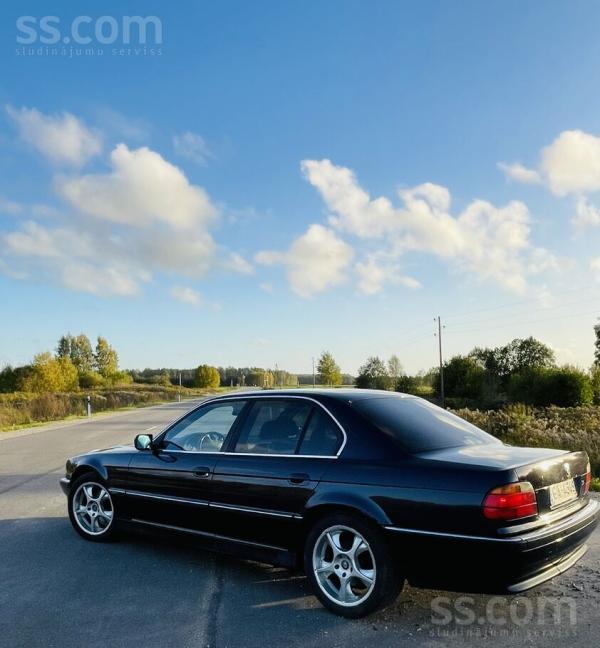 Blue BMW 740 1997 in Limbazi, with an engine capacity of 4.40 L and mileage of 283 thousand km for 6950 €, photo 4 on AUTOMOTO.COM.LV
