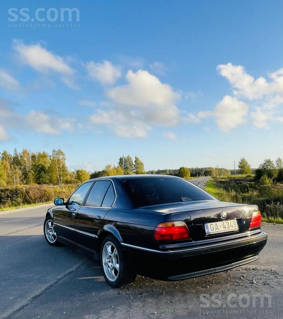 Blue BMW 740 1997 in Limbazi, with an engine capacity of 4.40 L and mileage of 283 thousand km for 6950 €, photo 5 on AUTOMOTO.COM.LV