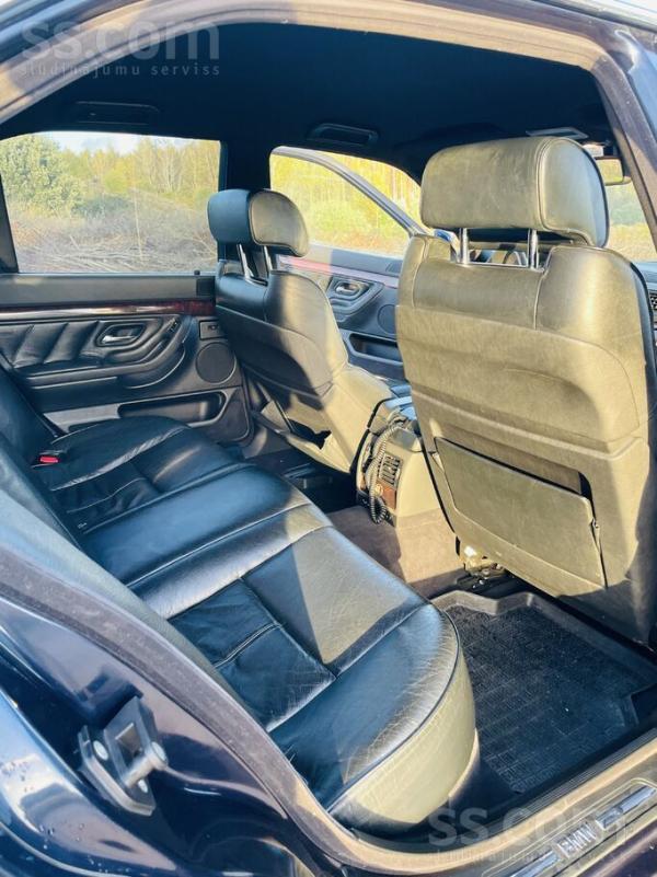Blue BMW 740 1997 in Limbazi, with an engine capacity of 4.40 L and mileage of 283 thousand km for 6950 €, photo 9 on AUTOMOTO.COM.LV