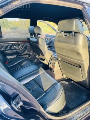 Blue BMW 740 1997 in Limbazi, with an engine capacity of 4.40 L and mileage of 283 thousand km for 6950 €, photo 9 on AUTOMOTO.COM.LV