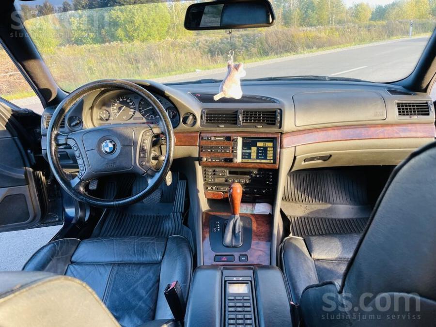 Blue BMW 740 1997 in Limbazi, with an engine capacity of 4.40 L and mileage of 283 thousand km for 6950 €, photo 10 on AUTOMOTO.COM.LV
