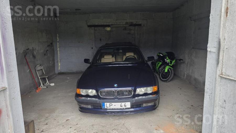 Blue BMW 740 1999 in Riga, with an engine capacity of 4.40 L and mileage of 220 thousand km for 10500 €, photo 32 on AUTOMOTO.COM.LV