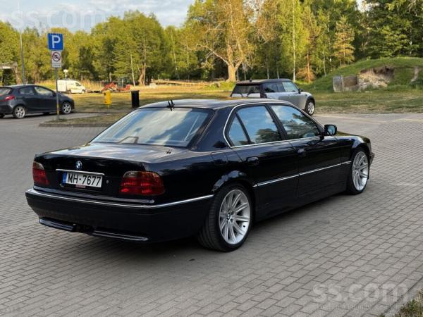 Zils BMW 740 2000 Liepāja, ar dzinēja tilpumu 3.90 L un nobraukumu 335 tūkst. km par 6800 €, foto 3 vietnē AUTOMOTO.COM.LV