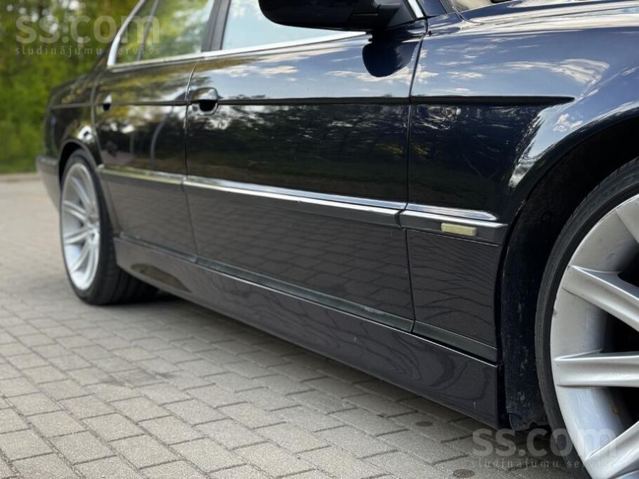 Zils BMW 740 2000 Liepāja, ar dzinēja tilpumu 4.00 L un nobraukumu 338 tūkst. km par 6800 €, foto 9 vietnē AUTOMOTO.COM.LV