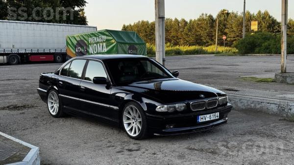 Zils BMW 740 2000 Liepāja, ar dzinēja tilpumu 4.00 L un nobraukumu 338 tūkst. km par 7200 €, foto 1 vietnē AUTOMOTO.COM.LV