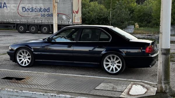 Zils BMW 740 2000 Liepāja, ar dzinēja tilpumu 4.00 L un nobraukumu 338 tūkst. km par 7200 €, foto 7 vietnē AUTOMOTO.COM.LV