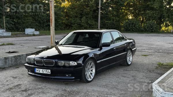 Zils BMW 740 2000 Liepāja, ar dzinēja tilpumu 4.00 L un nobraukumu 338 tūkst. km par 7200 €, foto 9 vietnē AUTOMOTO.COM.LV