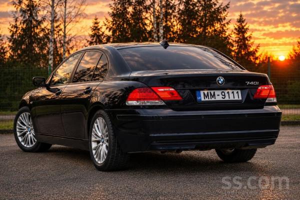 Blue BMW 740 2006 in Tukums, with an engine capacity of 4.00 L and mileage of 280 thousand km for 4990 €, photo 6 on AUTOMOTO.COM.LV