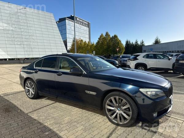BMW 740 2009 Rīga vietnē Zils BMW 740 2009 Rīga, ar dzinēja tilpumu 3.00 L un nobraukumu 280 tūkst. km par 9500 €, foto 1 vietnē AUTOMOTO.COM.LV