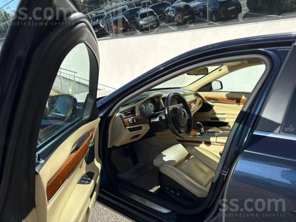BMW 740 2009 Rīga vietnē Zils BMW 740 2009 Rīga, ar dzinēja tilpumu 3.00 L un nobraukumu 280 tūkst. km par 9500 €, foto 9 vietnē AUTOMOTO.COM.LV