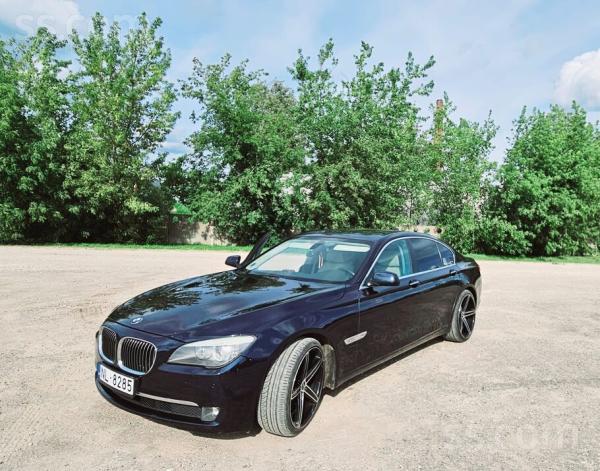 BMW 740 2010 Jelgava vietnē Zils BMW 740 2010 Jelgava, ar dzinēja tilpumu 3.00 L un nobraukumu 312 tūkst. km par 9000 €, foto 3 vietnē AUTOMOTO.COM.LV