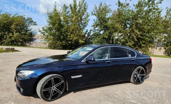 BMW 740 2010 Jelgava vietnē Zils BMW 740 2010 Jelgava, ar dzinēja tilpumu 3.00 L un nobraukumu 312 tūkst. km par 9000 €, foto 4 vietnē AUTOMOTO.COM.LV