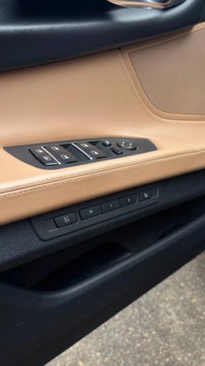 Blue BMW 740 2011 in Riga, with an engine capacity of 3.00 L and mileage of 207 thousand km for 17000 €, photo 8 on AUTOMOTO.COM.LV