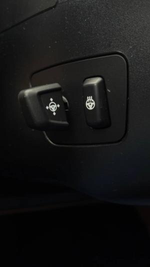 Blue BMW 740 2011 in Riga, with an engine capacity of 3.00 L and mileage of 207 thousand km for 17000 €, photo 12 on AUTOMOTO.COM.LV