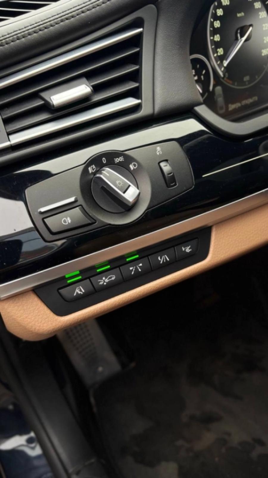 Blue BMW 740 2011 in Riga, with an engine capacity of 3.00 L and mileage of 207 thousand km for 17000 €, photo 15 on AUTOMOTO.COM.LV