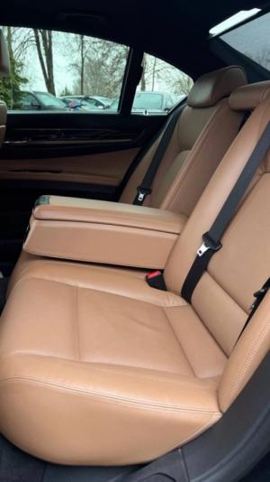 Blue BMW 740 2011 in Riga, with an engine capacity of 3.00 L and mileage of 207 thousand km for 17000 €, photo 19 on AUTOMOTO.COM.LV