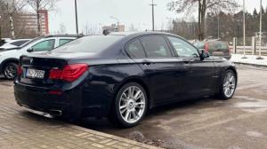 Blue BMW 740 2011 in Riga, with an engine capacity of 3.00 L and mileage of 207 thousand km for 17000 €, photo 22 on AUTOMOTO.COM.LV