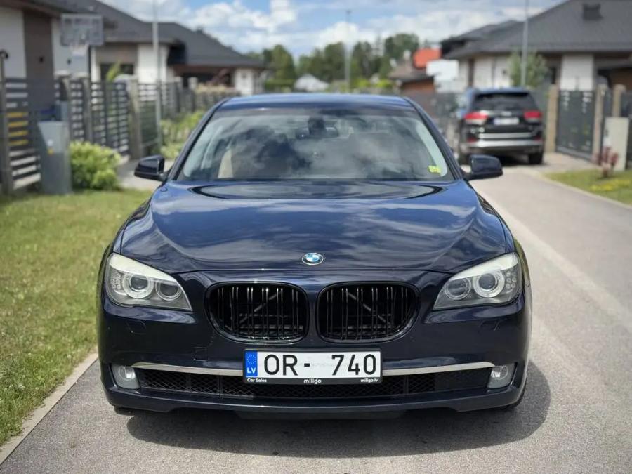 Zils BMW 740 2011 Jelgava, ar dzinēja tilpumu 3.00 L un nobraukumu 308 tūkst. km par 9500 €, foto 6 vietnē AUTOMOTO.COM.LV