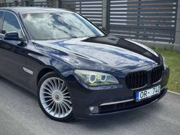 Zils BMW 740 2011 Jelgava, ar dzinēja tilpumu 3.00 L un nobraukumu 308 tūkst. km par 9500 €, foto 7 vietnē AUTOMOTO.COM.LV