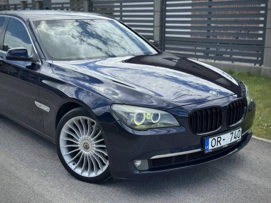 Zils BMW 740 2011 Jelgava, ar dzinēja tilpumu 3.00 L un nobraukumu 308 tūkst. km par 9500 €, foto 8 vietnē AUTOMOTO.COM.LV