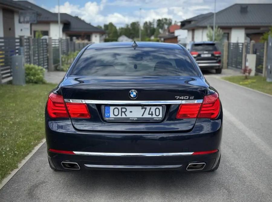 Zils BMW 740 2011 Jelgava, ar dzinēja tilpumu 3.00 L un nobraukumu 308 tūkst. km par 9500 €, foto 10 vietnē AUTOMOTO.COM.LV