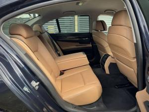Zils BMW 740 2011 Jelgava, ar dzinēja tilpumu 3.00 L un nobraukumu 308 tūkst. km par 9500 €, foto 13 vietnē AUTOMOTO.COM.LV