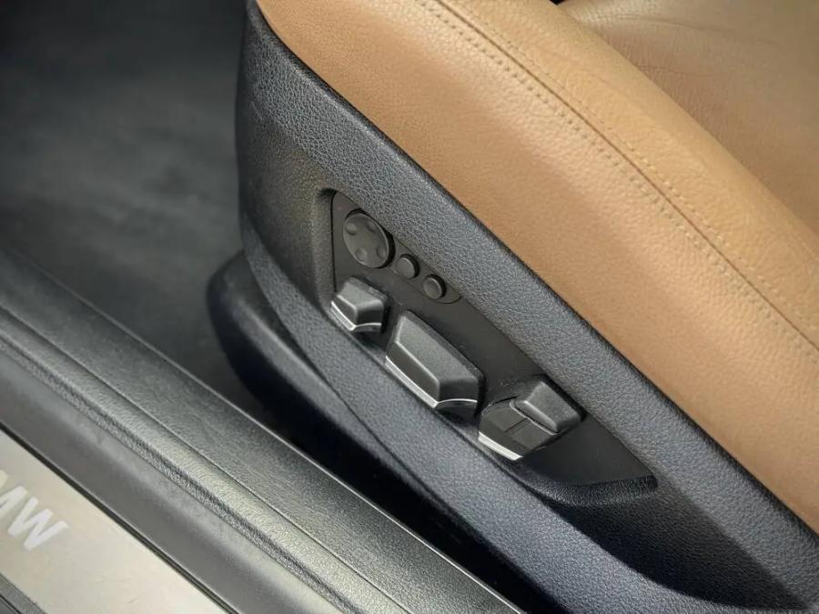 Zils BMW 740 2011 Jelgava, ar dzinēja tilpumu 3.00 L un nobraukumu 308 tūkst. km par 9500 €, foto 18 vietnē AUTOMOTO.COM.LV