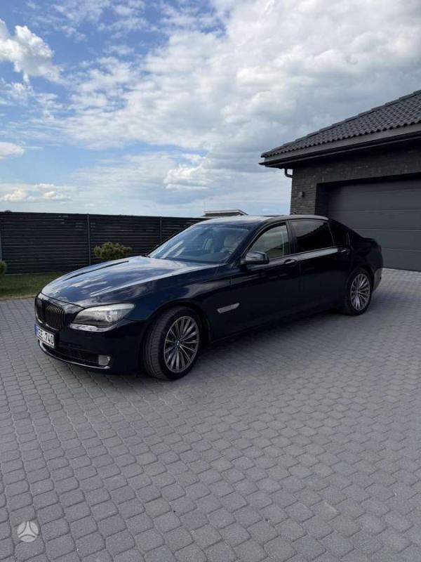 Zils BMW 740 2011 Šilutė, ar dzinēja tilpumu 2.98 L un nobraukumu 187 tūkst. km par 9200 €, foto 1 vietnē AUTOMOTO.COM.LV