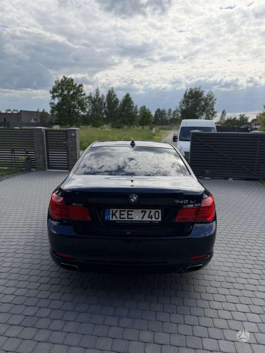 Blue BMW 740 2011 in Silute, with an engine capacity of 2.98 L and mileage of 187 thousand km for 9200 €, photo 5 on AUTOMOTO.COM.LV