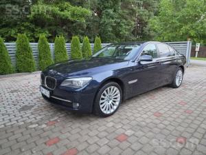 Zils BMW 740 2011 Ogre, ar dzinēja tilpumu 3.00 L un nobraukumu 117 tūkst. km par 10400 €, foto  vietnē AUTOMOTO.COM.LV