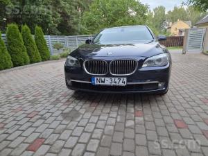 Zils BMW 740 2011 Ogre, ar dzinēja tilpumu 3.00 L un nobraukumu 117 tūkst. km par 10400 €, foto 3 vietnē AUTOMOTO.COM.LV