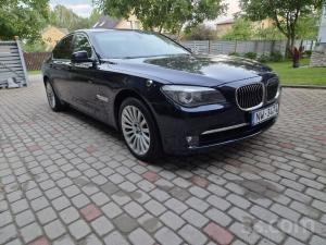 Zils BMW 740 2011 Ogre, ar dzinēja tilpumu 3.00 L un nobraukumu 117 tūkst. km par 10400 €, foto 4 vietnē AUTOMOTO.COM.LV