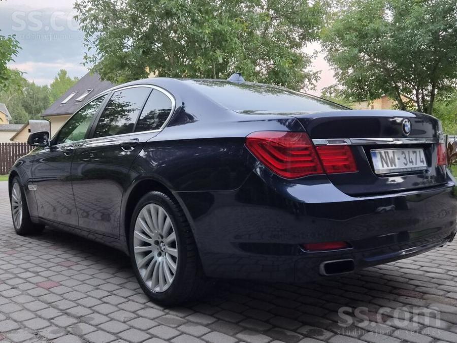 Zils BMW 740 2011 Ogre, ar dzinēja tilpumu 3.00 L un nobraukumu 117 tūkst. km par 10400 €, foto 8 vietnē AUTOMOTO.COM.LV
