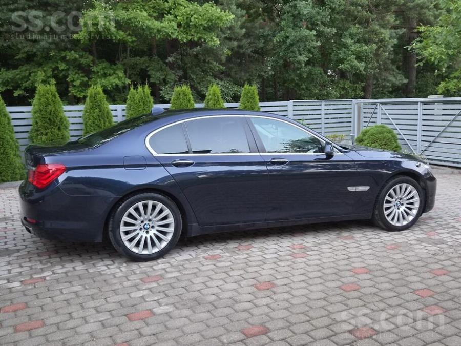 Zils BMW 740 2011 Ogre, ar dzinēja tilpumu 3.00 L un nobraukumu 117 tūkst. km par 10400 €, foto 10 vietnē AUTOMOTO.COM.LV