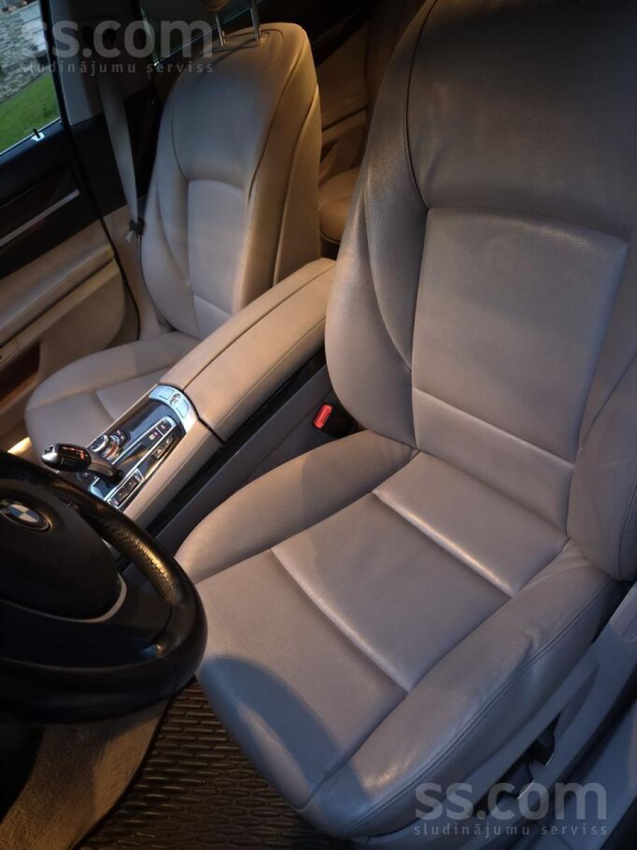 Zils BMW 740 2011 Ogre, ar dzinēja tilpumu 3.00 L un nobraukumu 117 tūkst. km par 10400 €, foto 18 vietnē AUTOMOTO.COM.LV