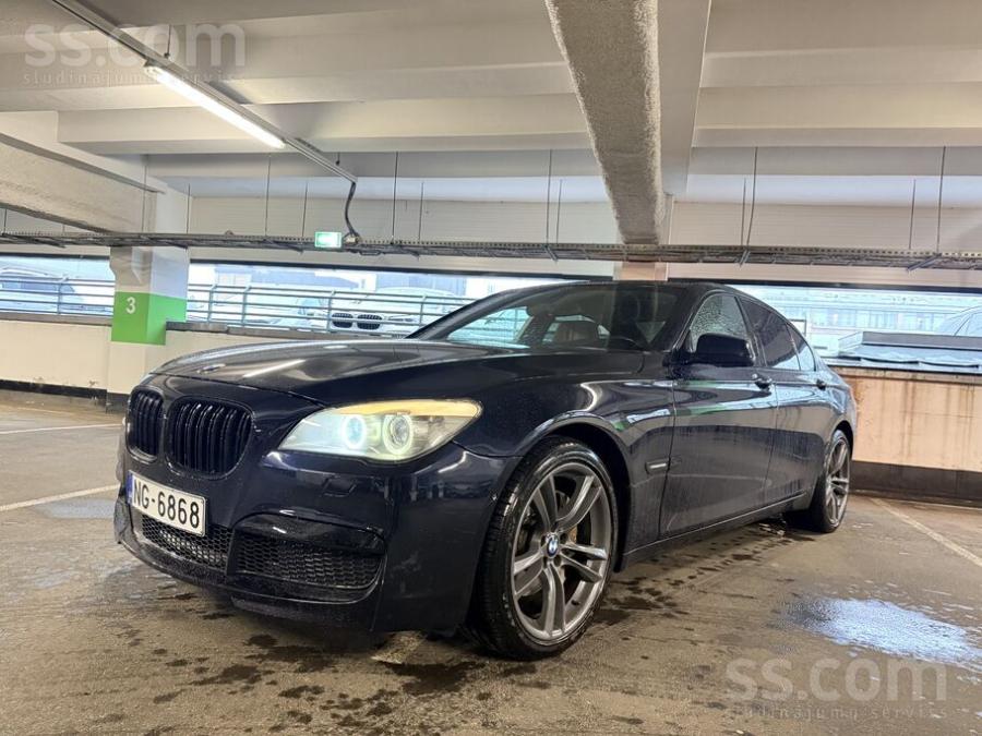 Blue BMW 740 2011 in Riga, with an engine capacity of 3.00 L and mileage of 349 thousand km for 13500 €, photo 3 on AUTOMOTO.COM.LV