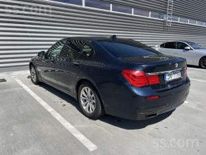 Blue BMW 740 2011 in Riga, with an engine capacity of 3.00 L and mileage of 0 thousand km for 7200 €, photo 4 on AUTOMOTO.COM.LV