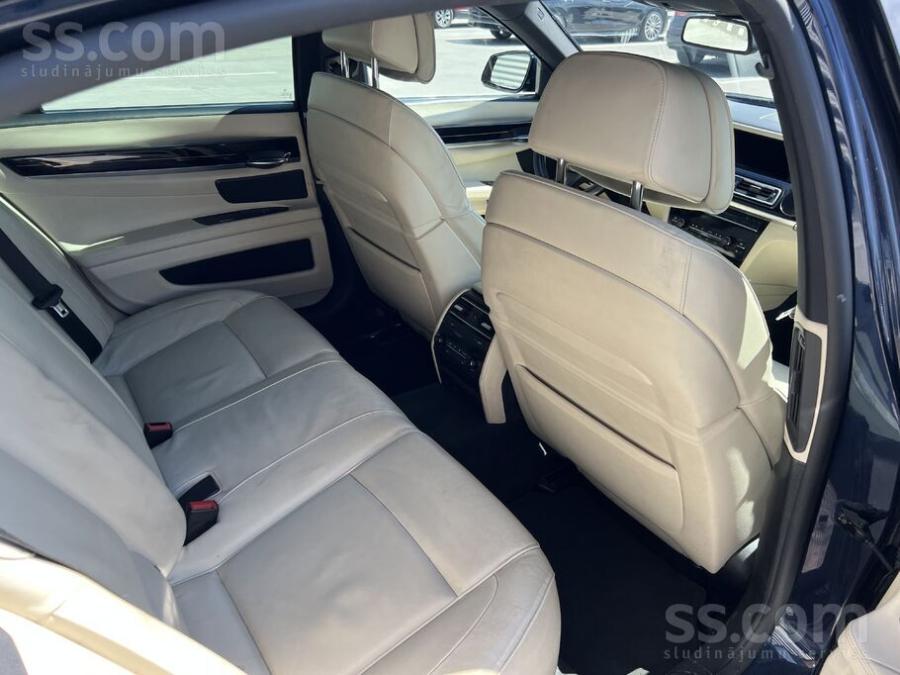 Blue BMW 740 2011 in Riga, with an engine capacity of 3.00 L and mileage of 0 thousand km for 7200 €, photo 9 on AUTOMOTO.COM.LV